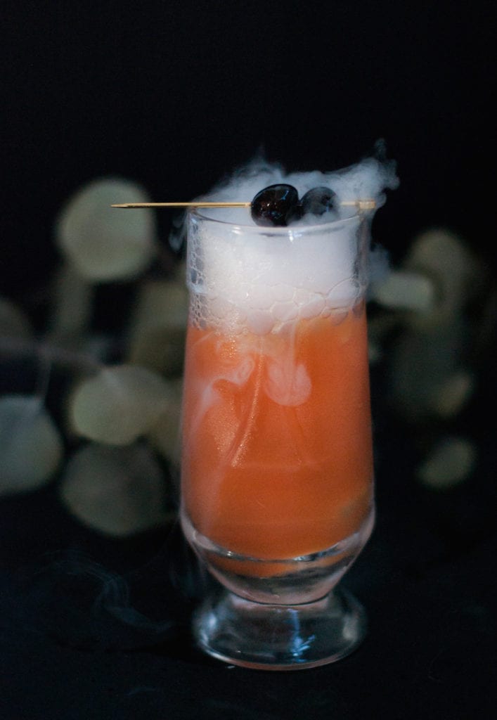 How to Make Smoked Cocktails • with or without dry ice!