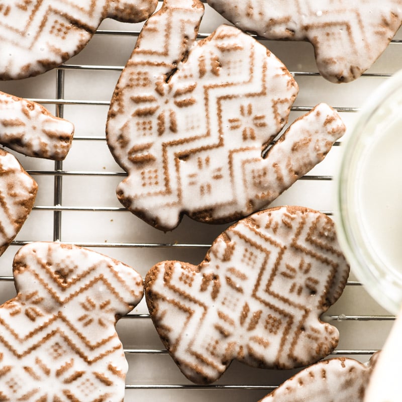Embossed Gingerbread Cookies • Easy & Adorable!