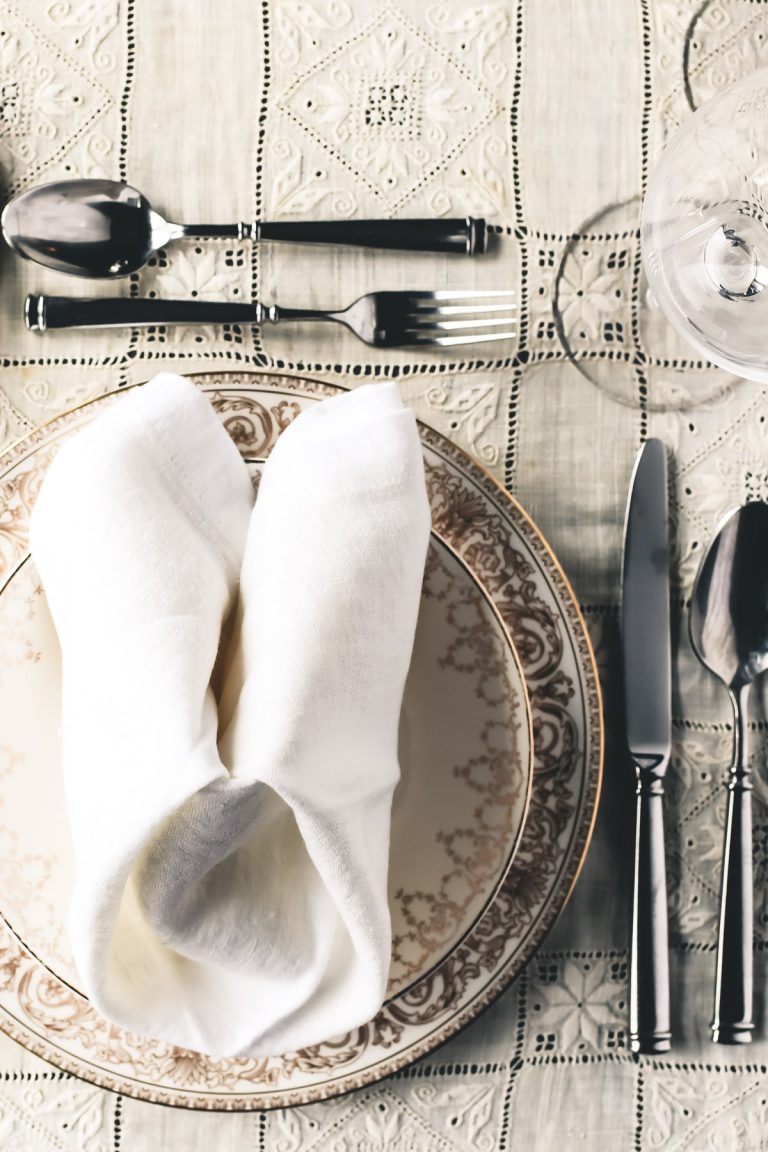 How to Set the Table! • a modern primer