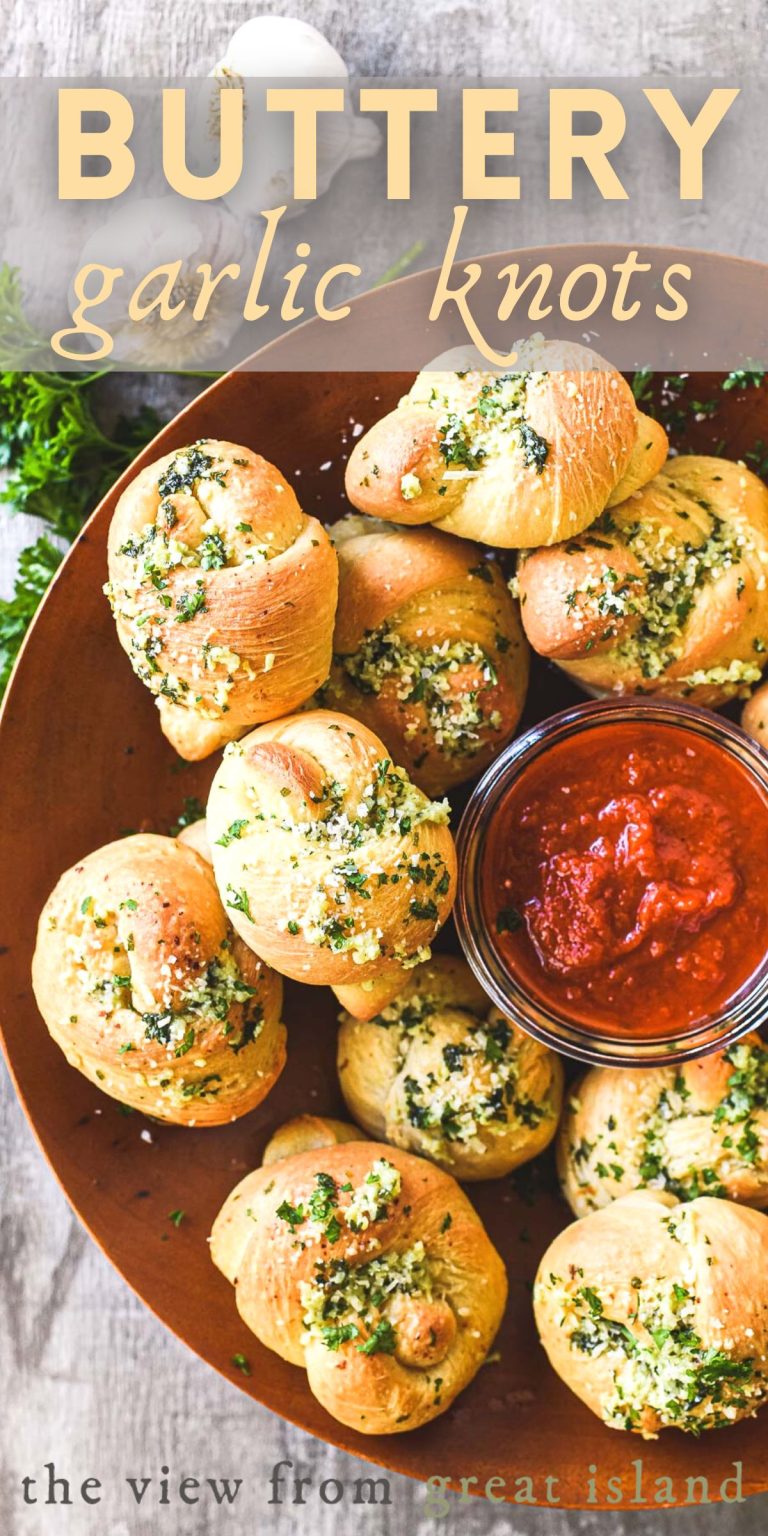Buttery Garlic Knots • the easiest recipe!