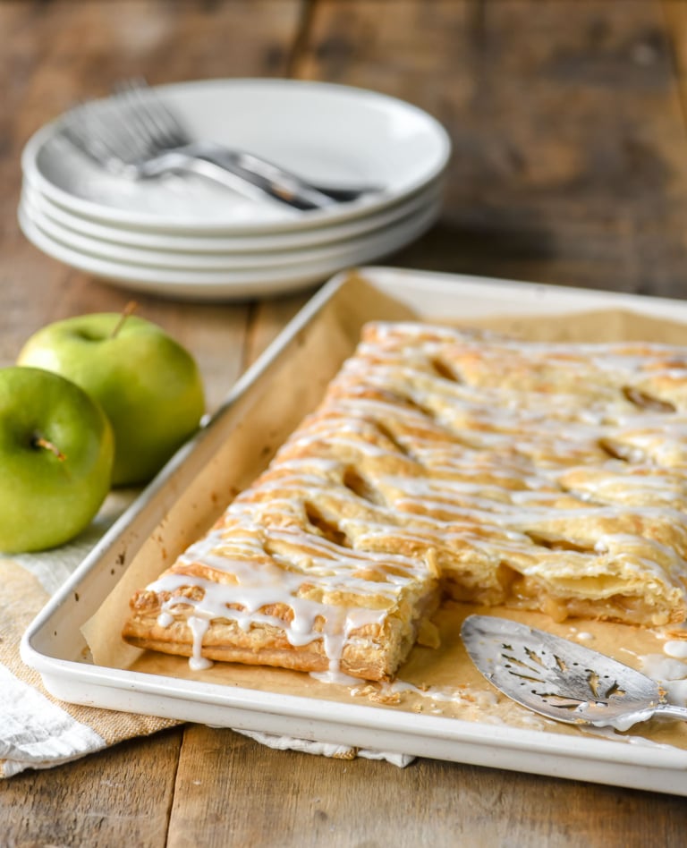 Puff Pastry Apple Strudel • So Easy!
