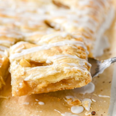 Puff Pastry Apple Strudel • So Easy!