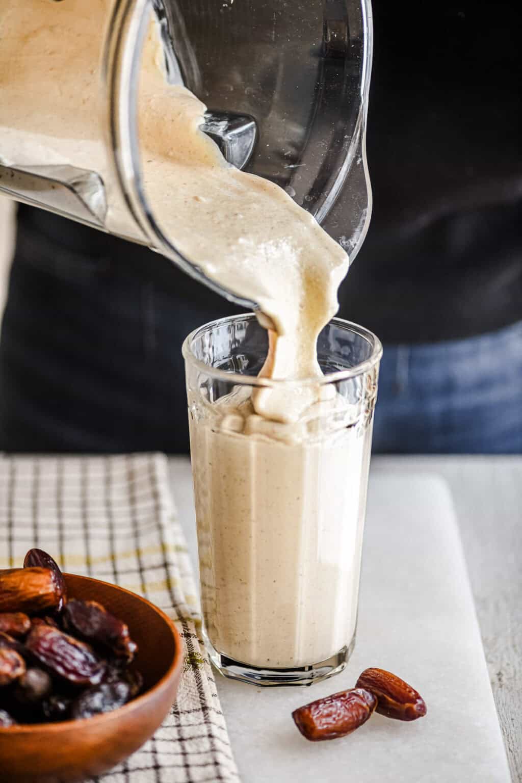 Date Shake Smoothie • Dessert for Breakfast!