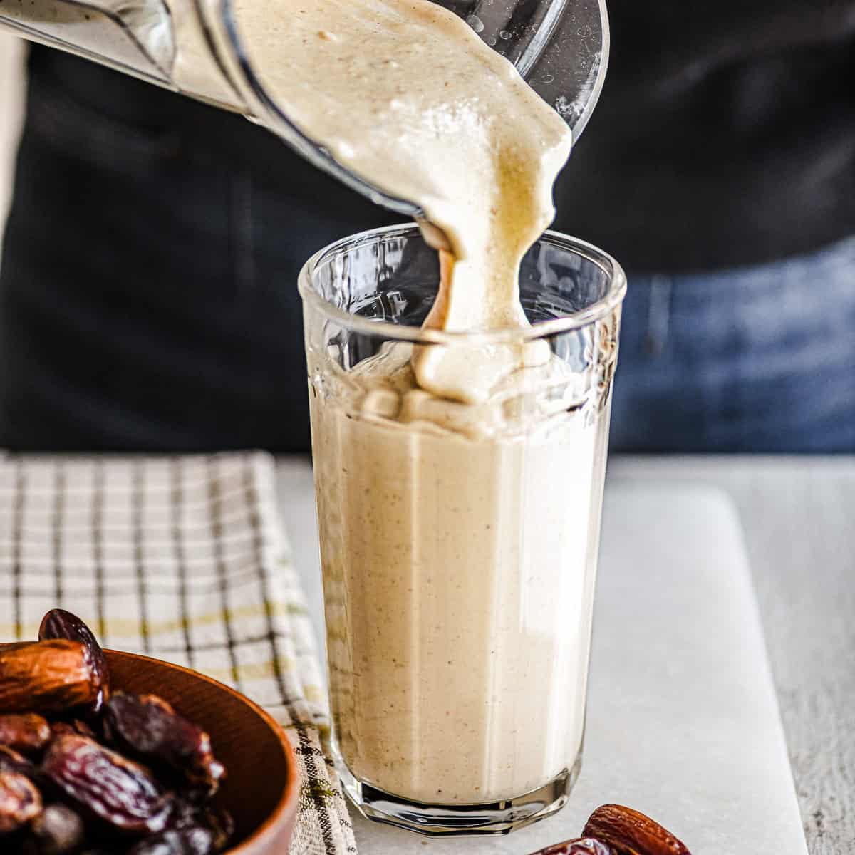 Date Shake Smoothie • Dessert for Breakfast!