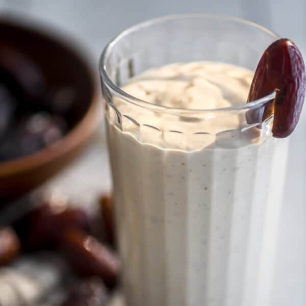 Date Shake Smoothie • Dessert for Breakfast!